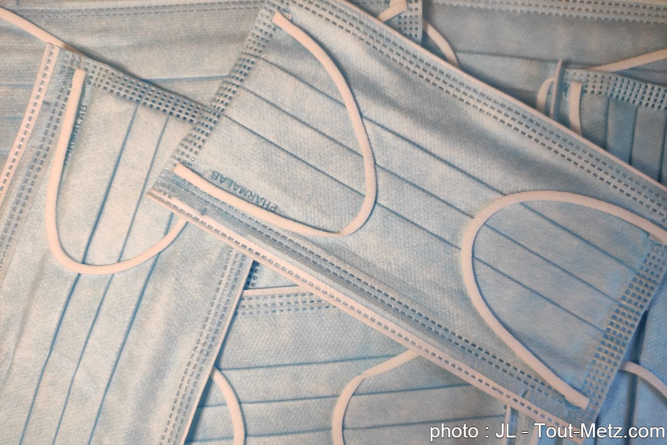 Free Mask Distribution for Flu and Covid-19 Protection in Metz City ...